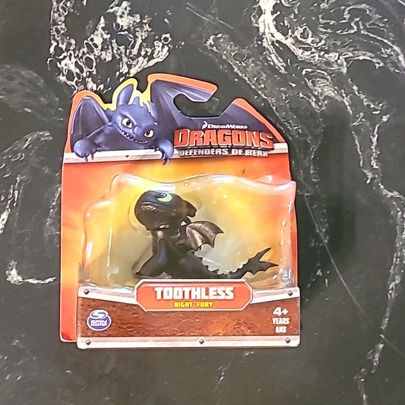 Dreamworks | Toys | Httyd2 Toothless Figure Pose 3 | Poshmark